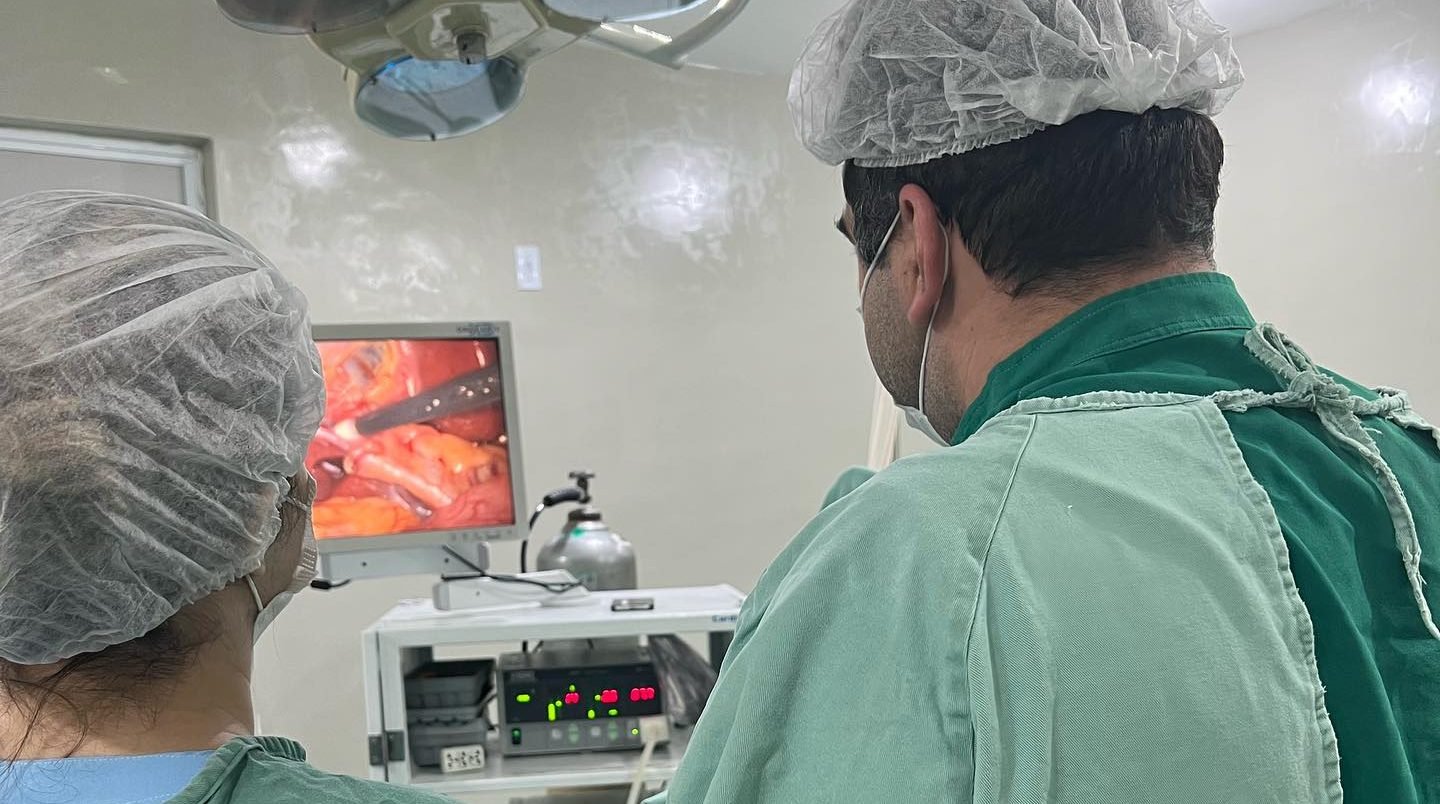 Hospital Pontes Neto realiza primeira cirurgia utilizando técnica de ...